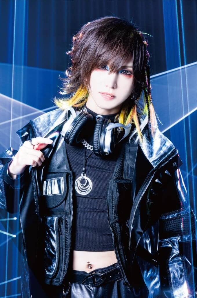Royz D. Tomoya (智也) solo photo | vkgy (ブイケージ)