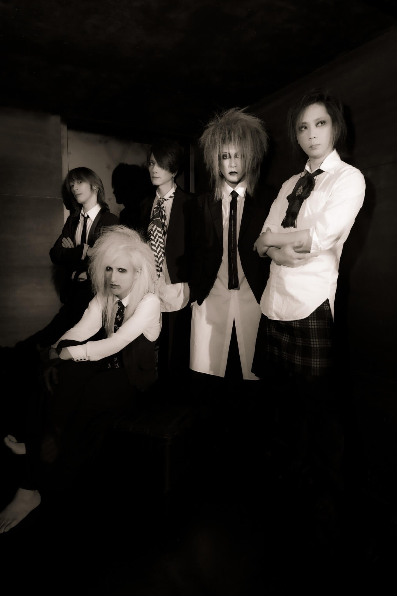 ZIZ group photo | vkgy (ブイケージ)