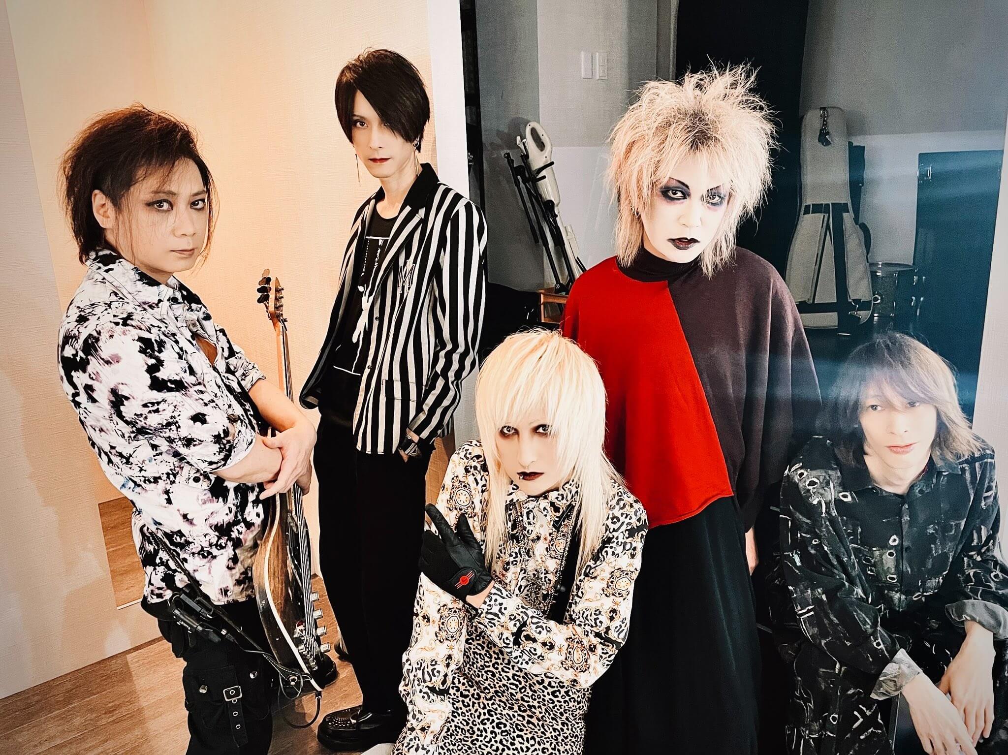 ZIZ group photo | vkgy (ブイケージ)