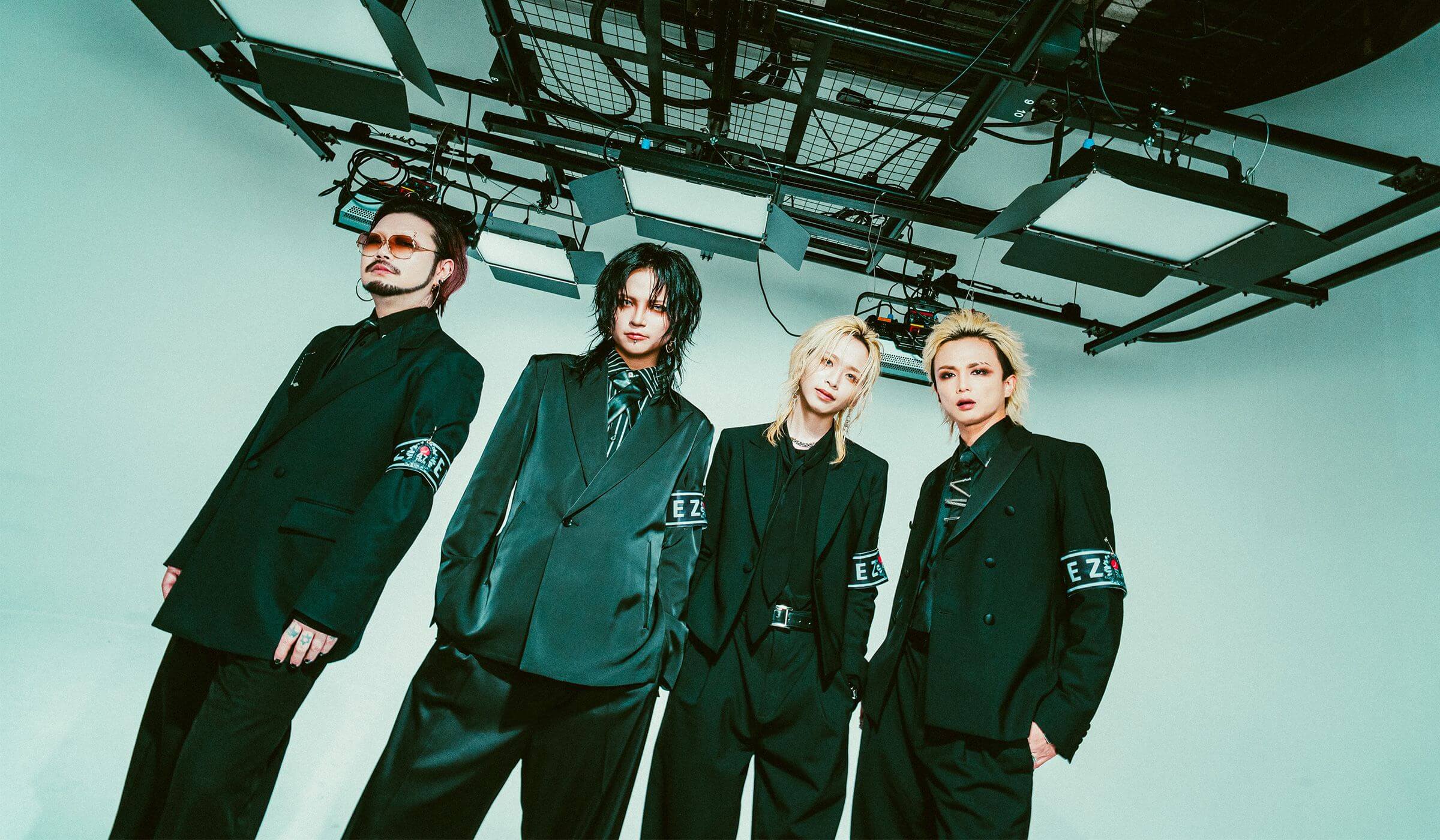 DEZERT group photo | vkgy (ブイケージ)