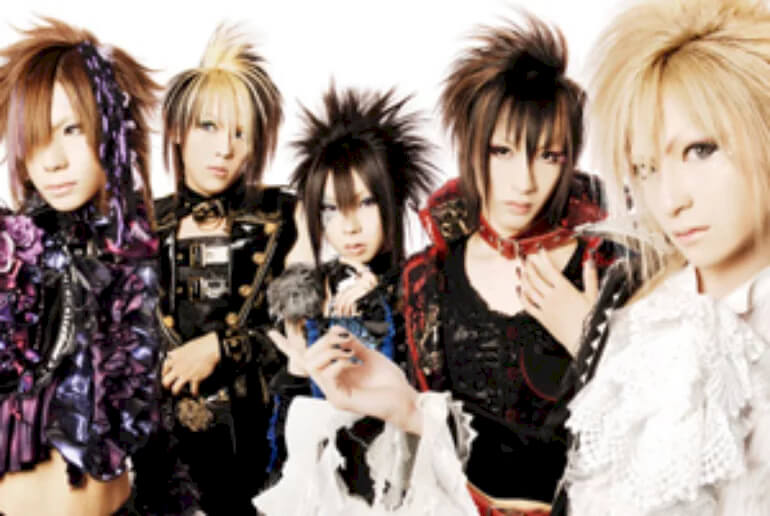 Bergerac group photo | vkgy (ブイケージ)