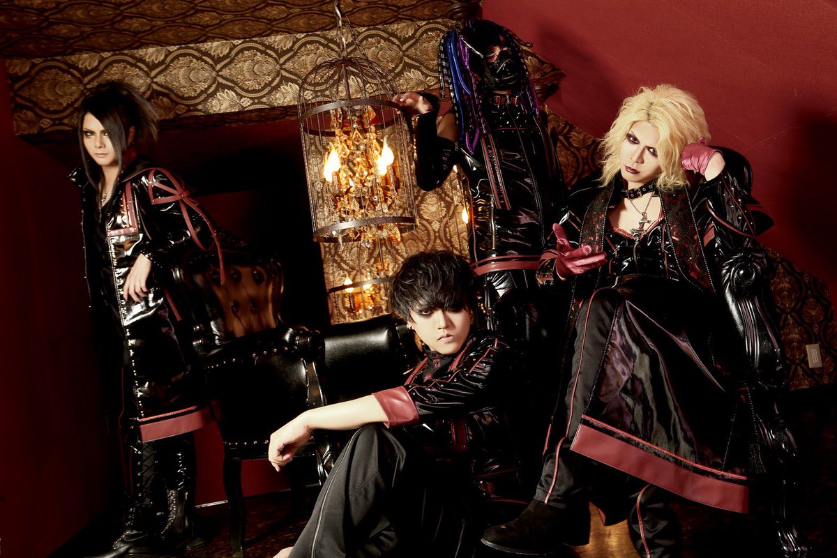 Calvaria group photo | vkgy (ブイケージ)